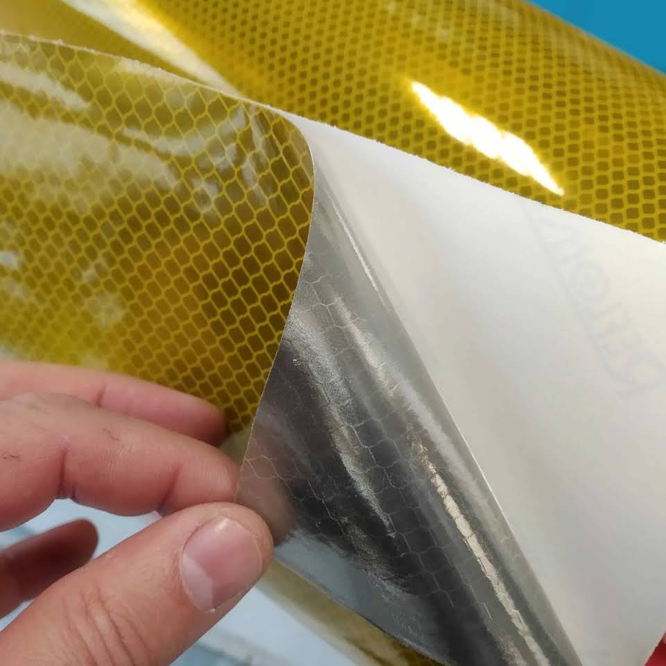 Reflektif Folyo Nedir? Ne İşe Yarar?